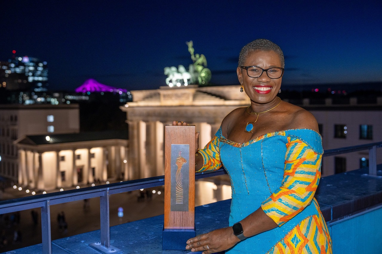 Yvonne Aki-Sawyerr receives German Africa Award in Berlin – THE AFRICAN ...